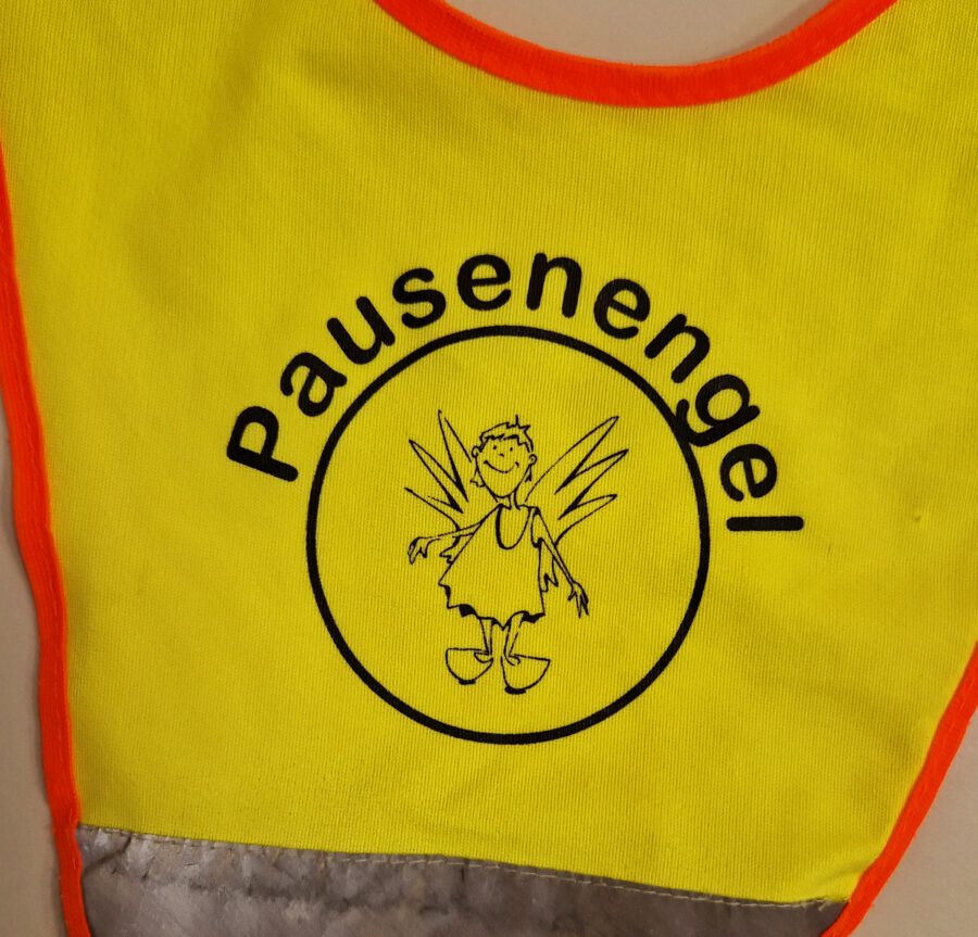 Neue Pausenengel an der Grundschule Karlstein - Grundschule Karlstein